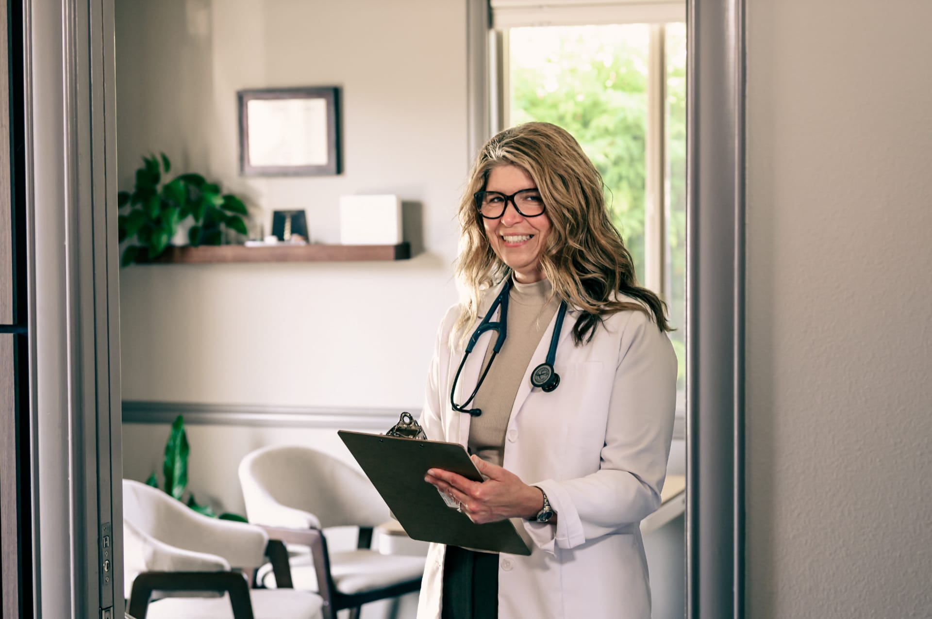 Is Hormone Replacement Therapy for Me? The EvexiPEL Method through a ...